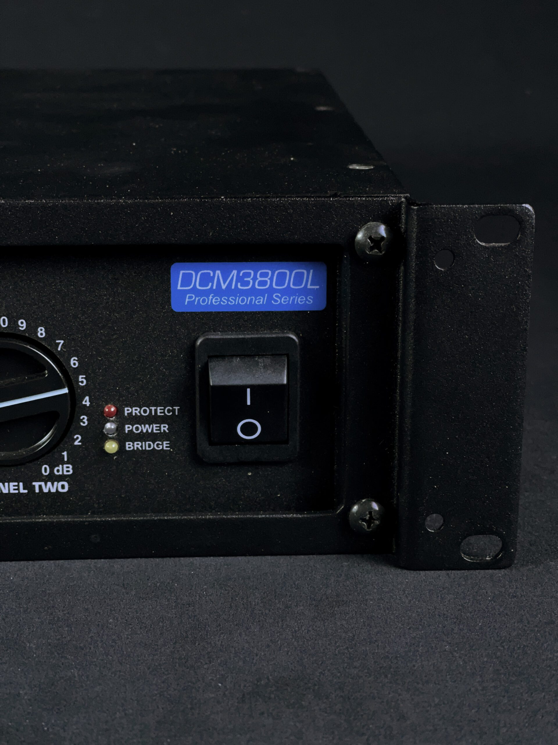 Carvin DCM3800L Rack Mount Power Amplifier | The Local Pickup