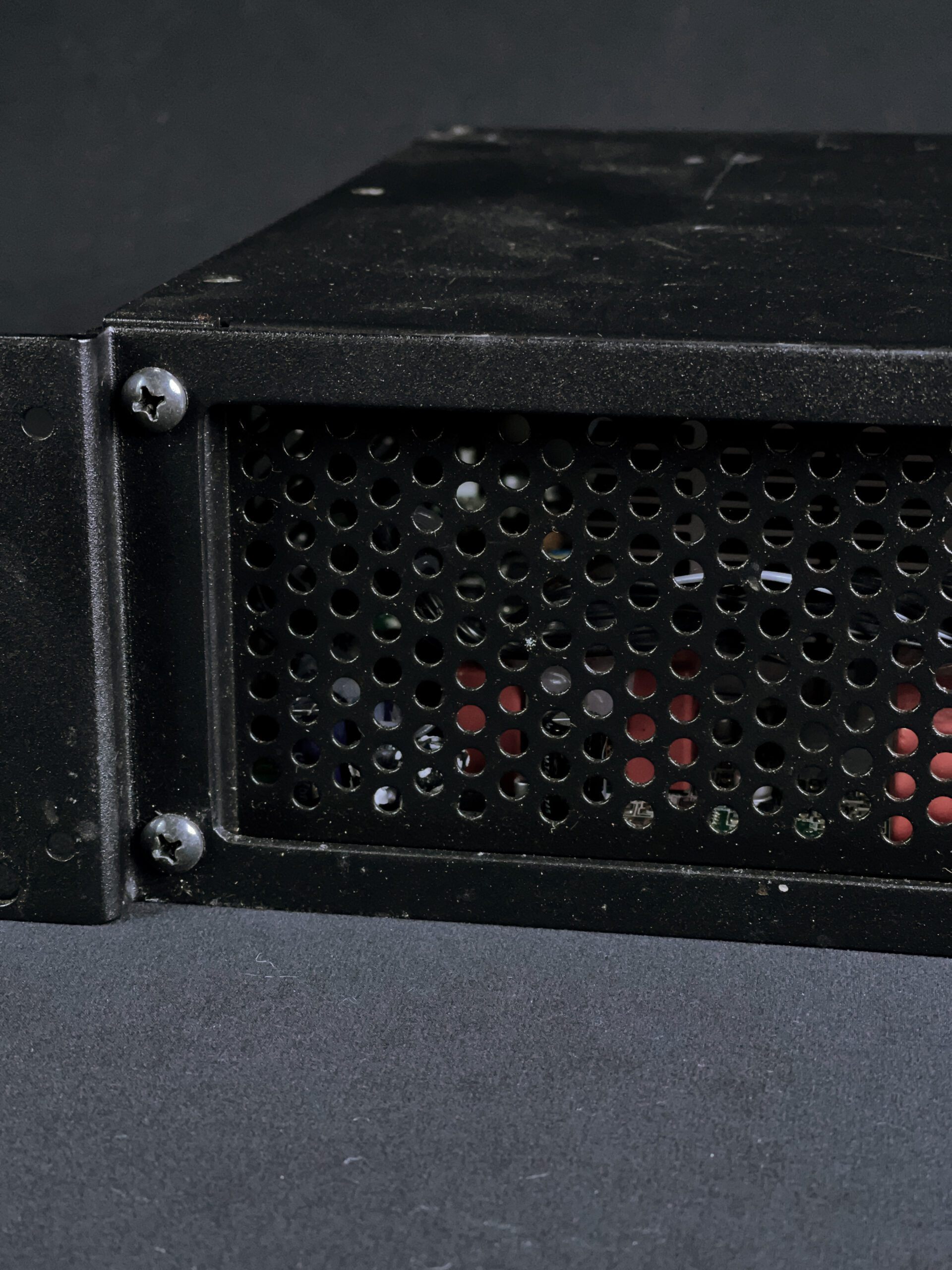 Carvin DCM3800L Rack Mount Power Amplifier | The Local Pickup