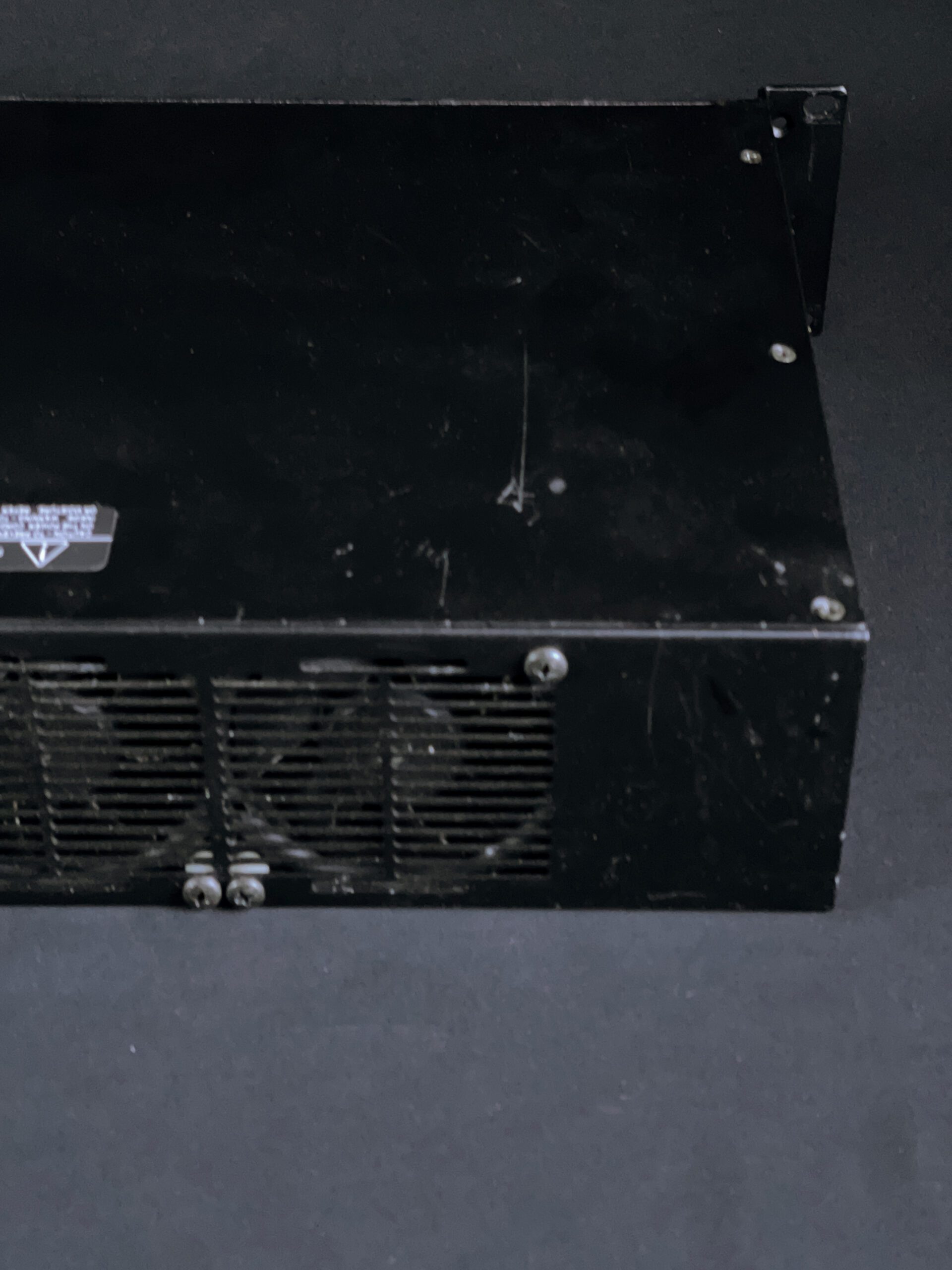 Carvin DCM3800L Rack Mount Power Amplifier | The Local Pickup
